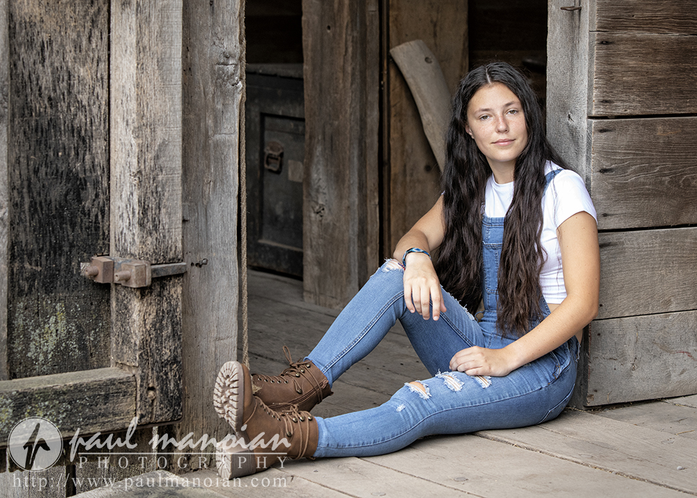 Livonia Senior Pictures with Brittney - Livonia Photographer